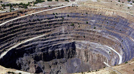 Cliff attracts bidders for Bloom Lake iron ore mine. - 2015-01-16 ...
