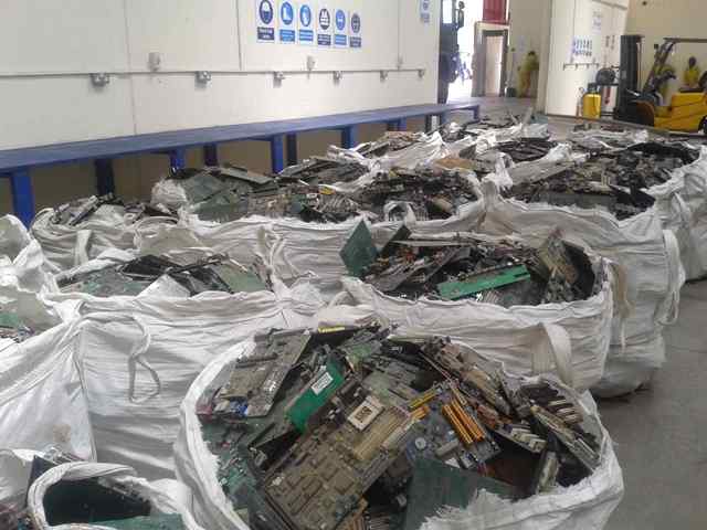 Broken Solar Silicon Wafers Scrap - #SELL22350